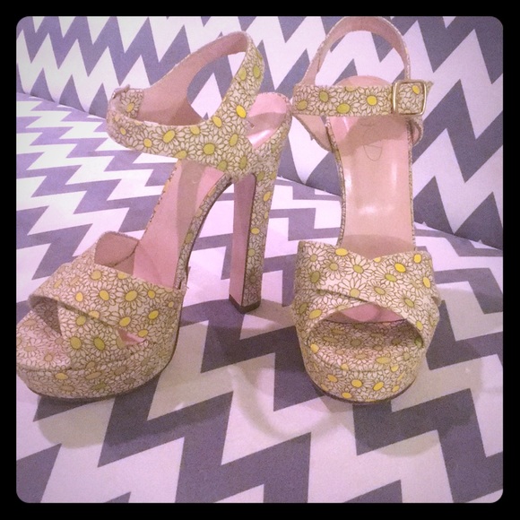 Valentino | Shoes | Valentino Daisy Platform Sandals New | Poshmark